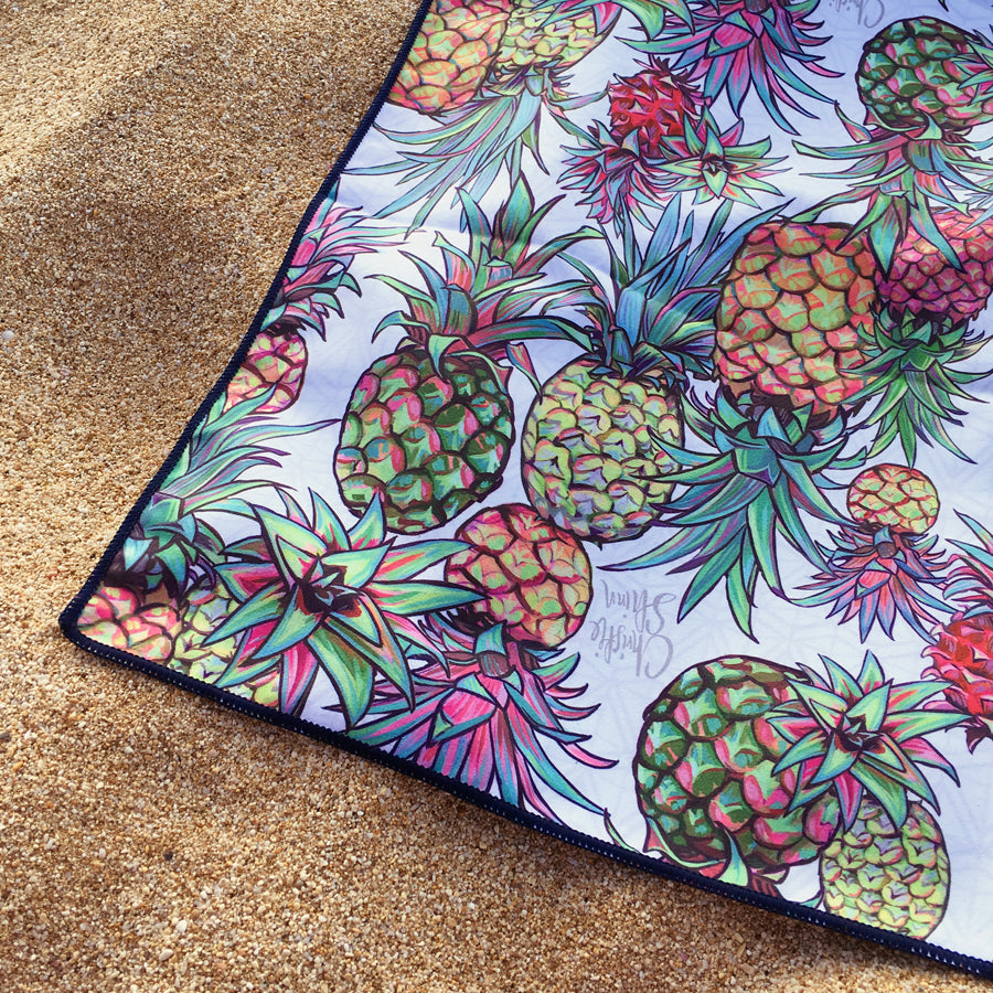 'ALOHA PINEAPPLE' by Christie Shinn – Surfer Towel